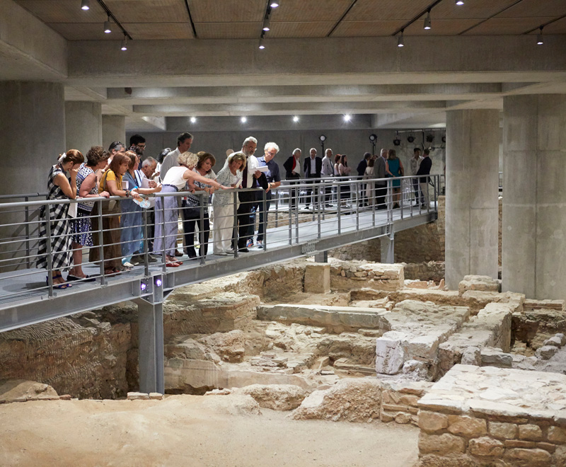 Walking in the ancient neighbourhood of the Acropolis Museum ...