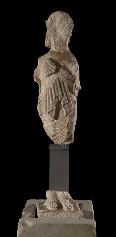Kore statue with its base | Acropolis Museum | Official website