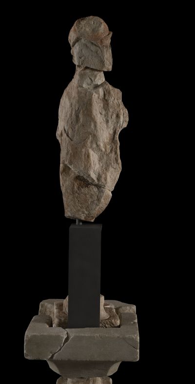 Kore statue with its base | Acropolis Museum | Official website